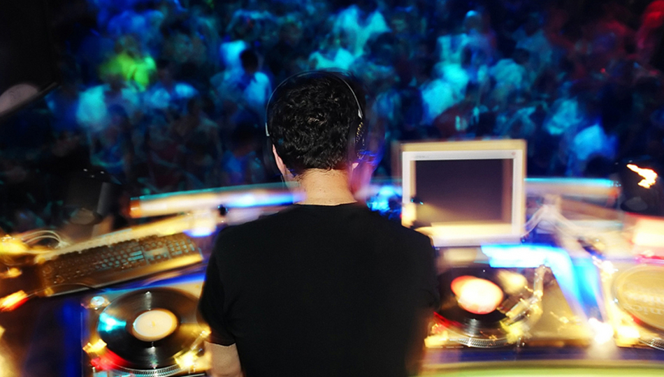 De Discotheek & Club in beeld - Spronsen